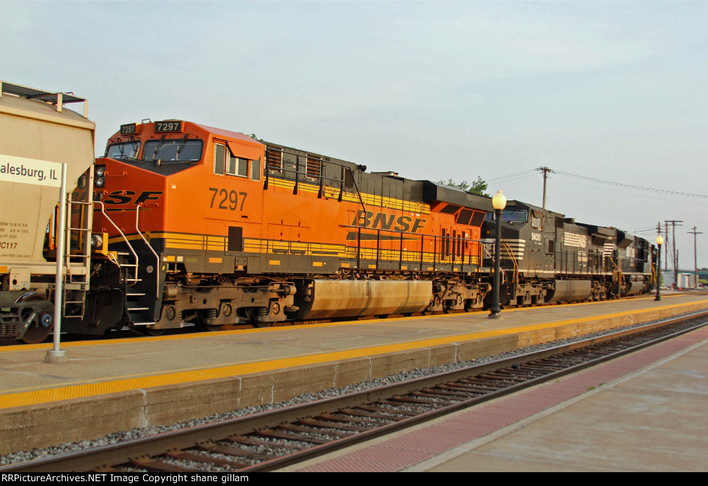 BNSF 7297 4th unit out on this Sb grain train.